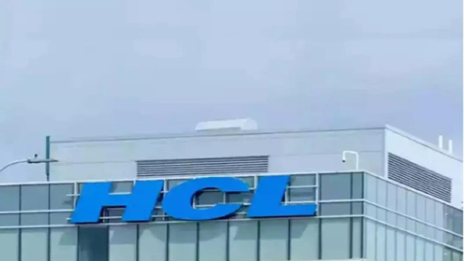 HCL Technologies Q2 Results: Cons PAT flat YoY at Rs 4,235 crore ...