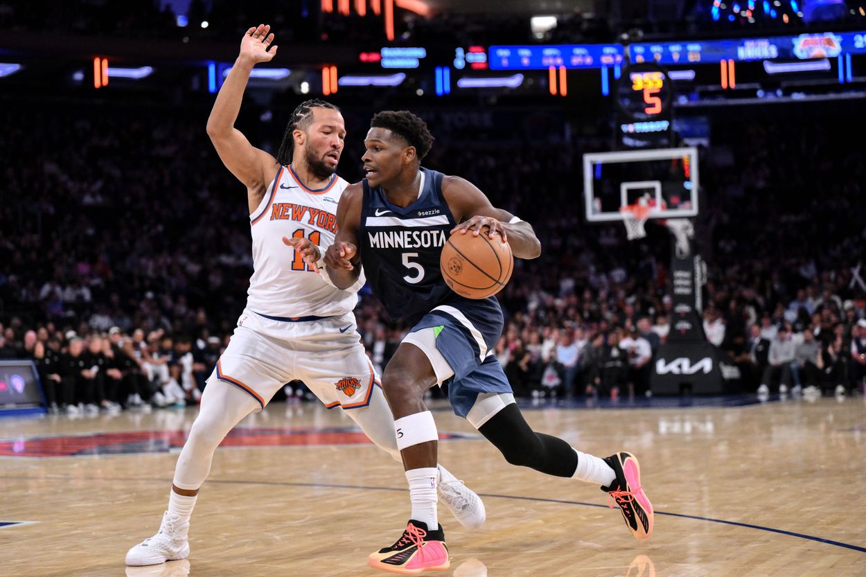 Knicks are holding back superstar from fully taking over offense