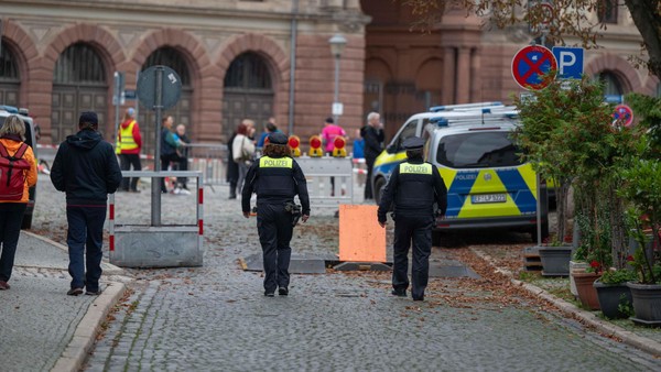 Zwiebelmarkt in Weimar: Polizei muss 34 Strafanzeigen beim Volksfest ...