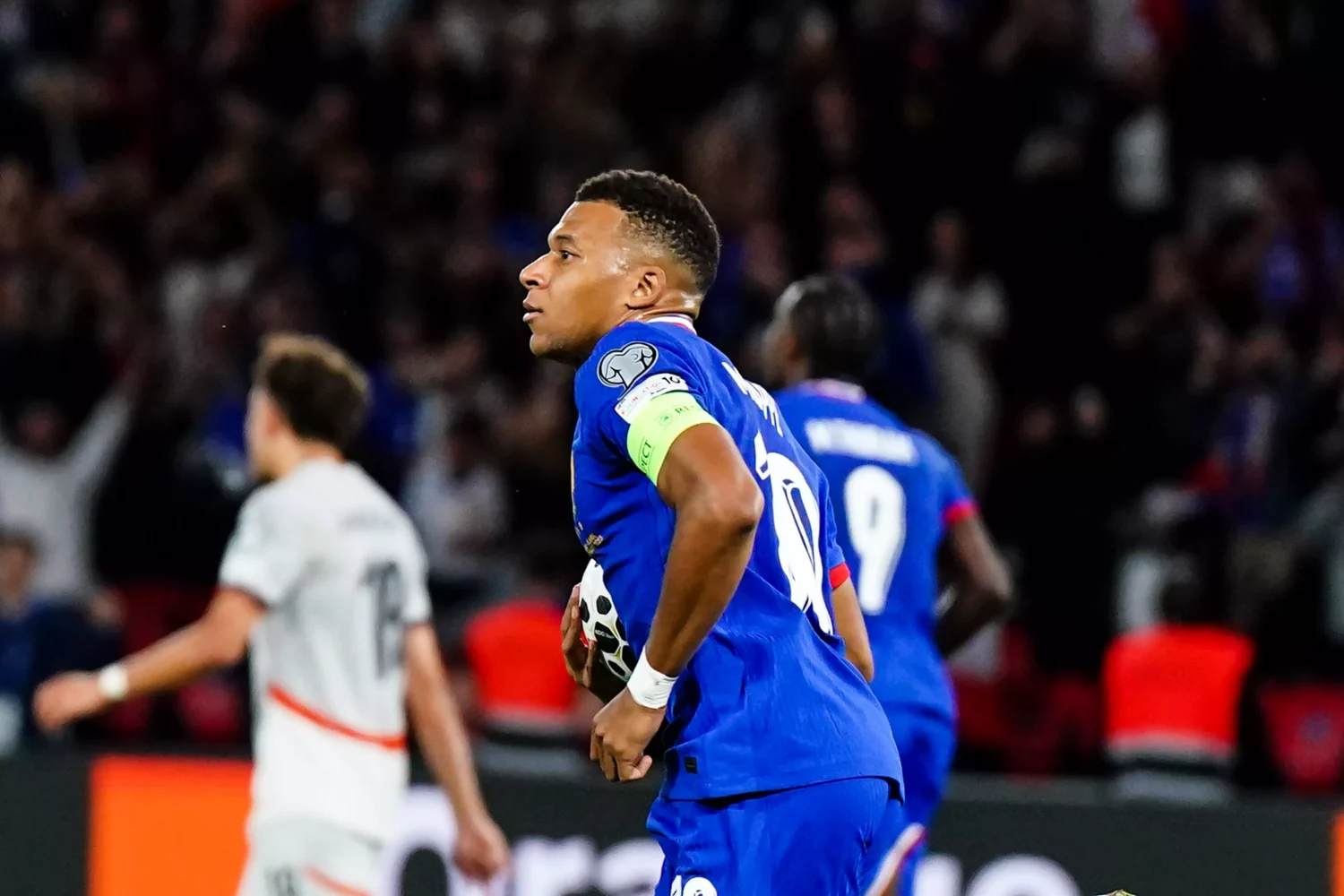 Captain Mbappé talks about his two role models at PSG