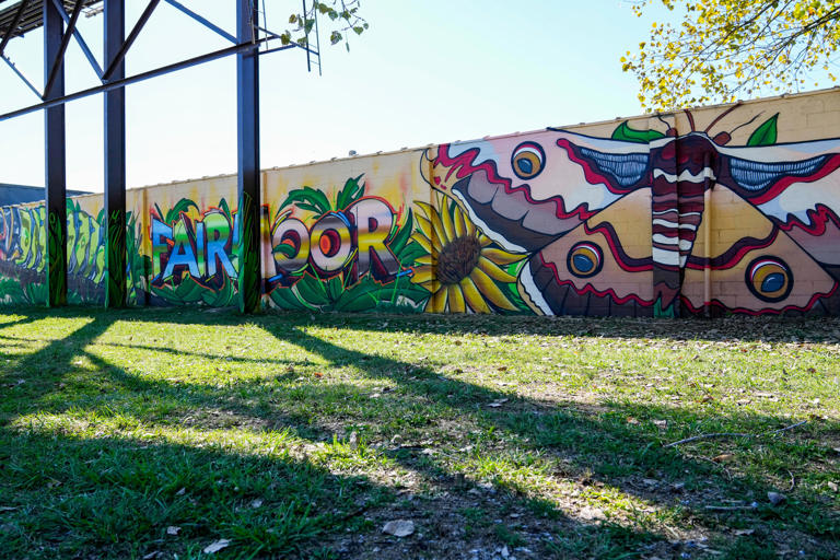 Columbus unveils East Main mural, first of three planned between Bexley ...