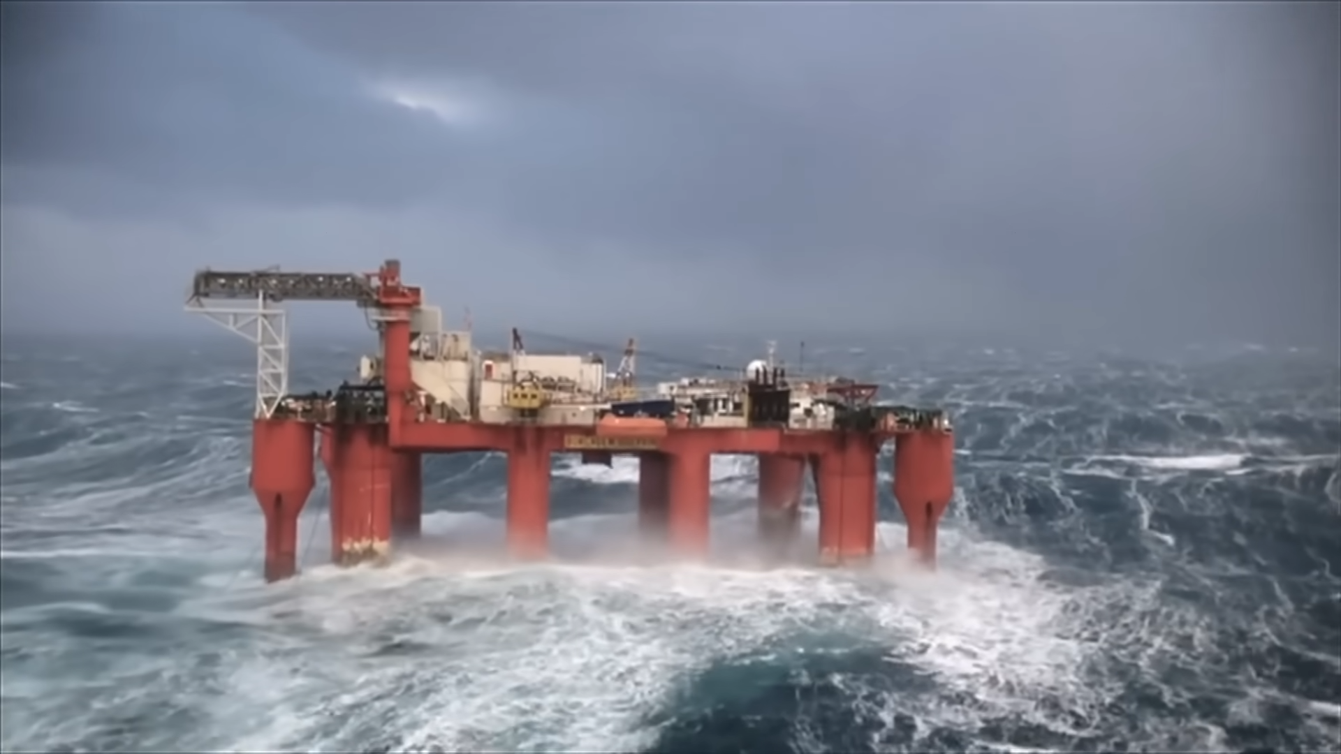 How a Giant Wave Destroyed an Offshore Platform