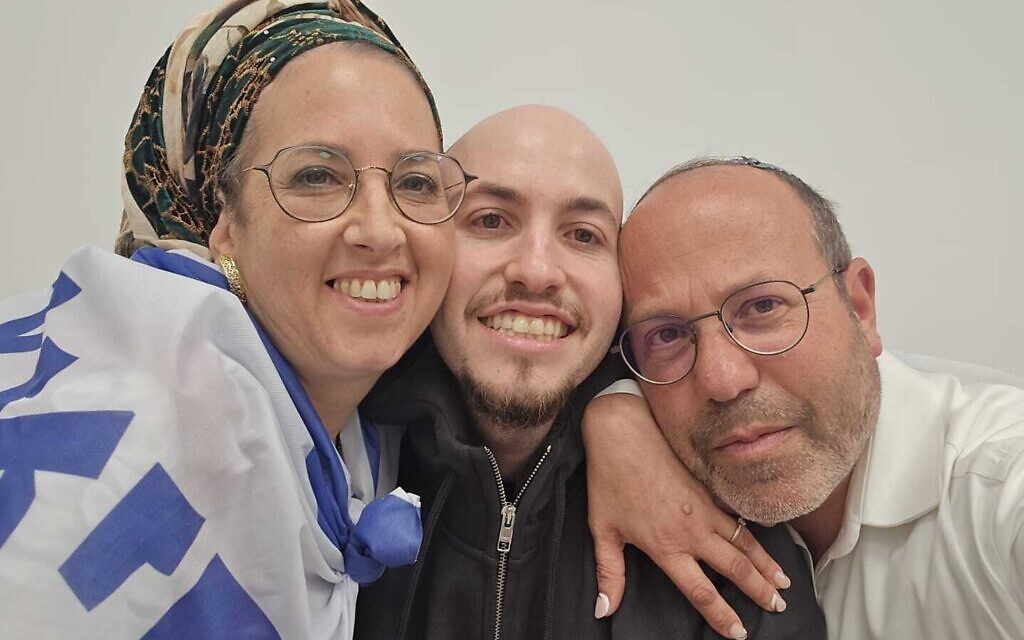 Released hostage Eitan Mor recovering well, his father says