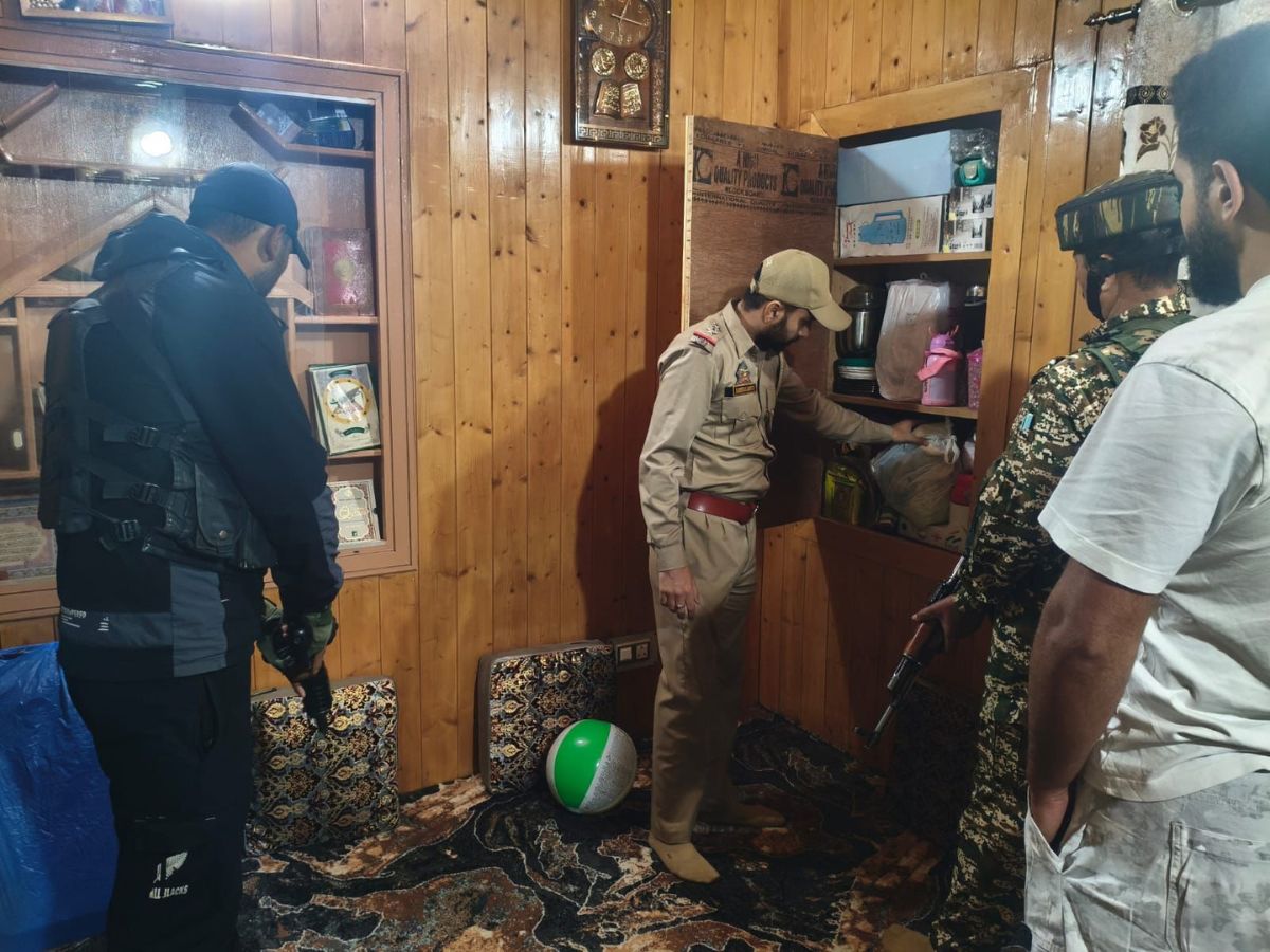Srinagar Police Launch Raids in Crackdown on Separatist Network