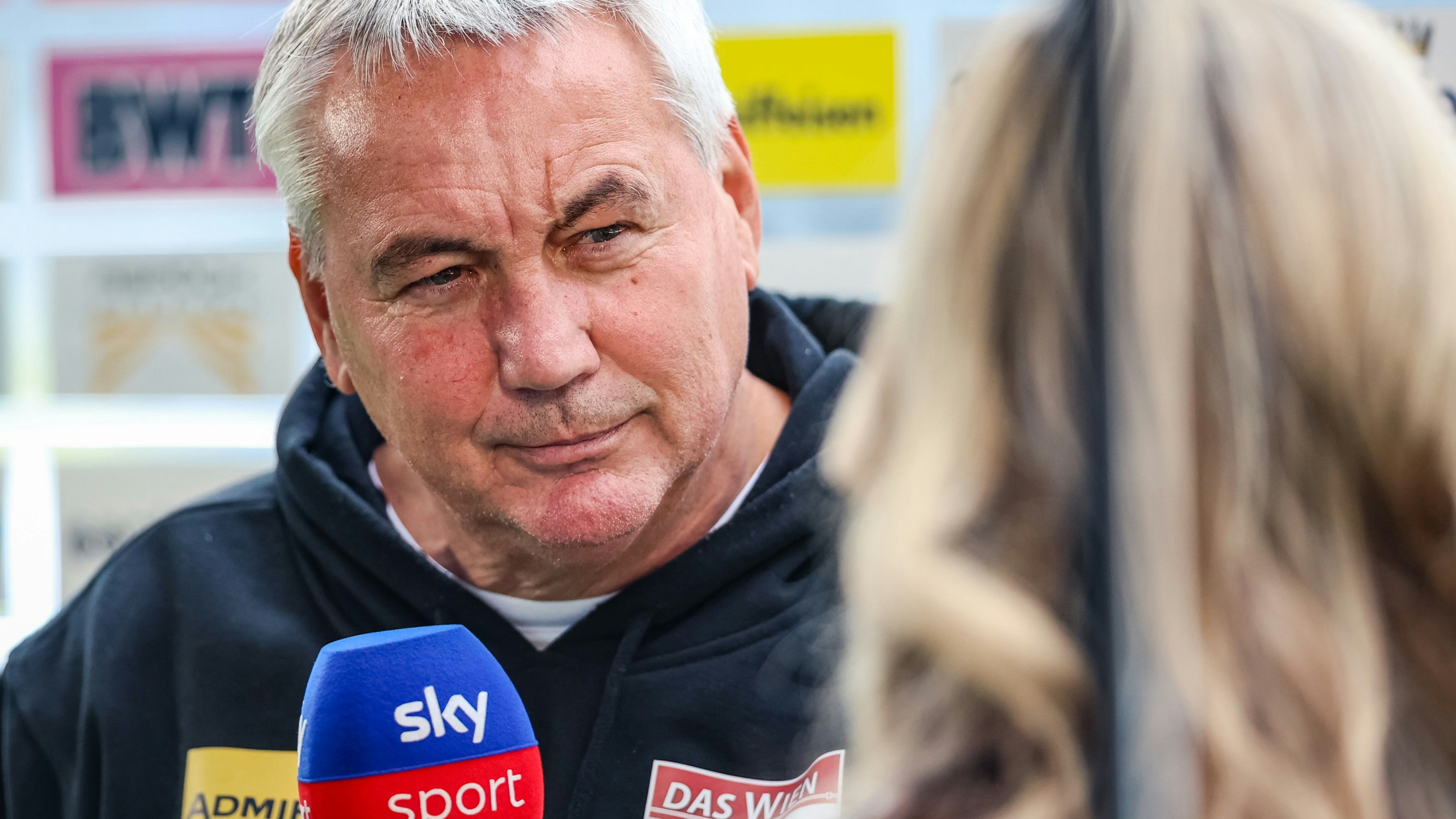 Pacult gibt Trainer-Comeback in Bundesliga