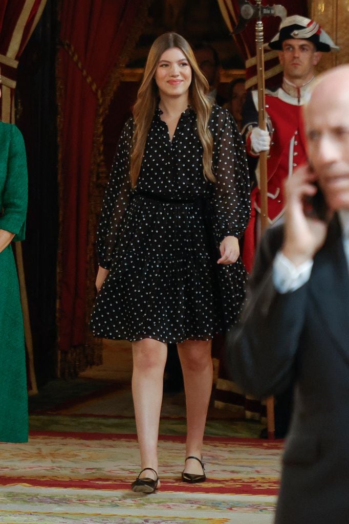 La infanta Sofía y su debut en el Palacio Real dan el salto a la prensa ...