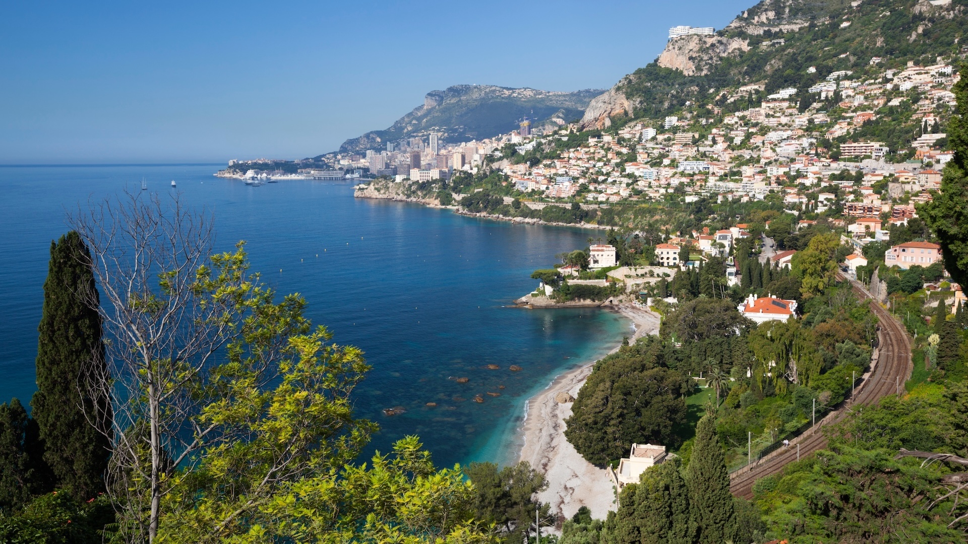 En France, ce cabanon pittoresque, habité et imaginé par Le Corbusier ...