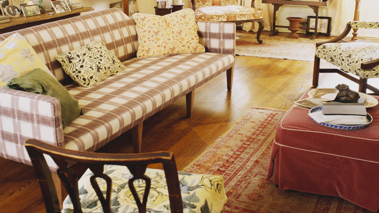 The Trendy New Take On Cottagecore Decor That Lets Your Vintage Pieces ...