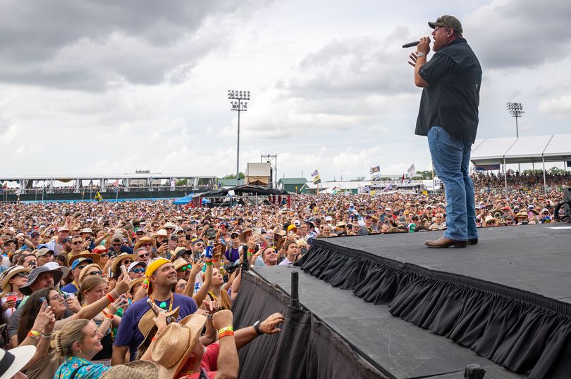 Luke Combs Slane ticket warning as fans have just hours left to ...