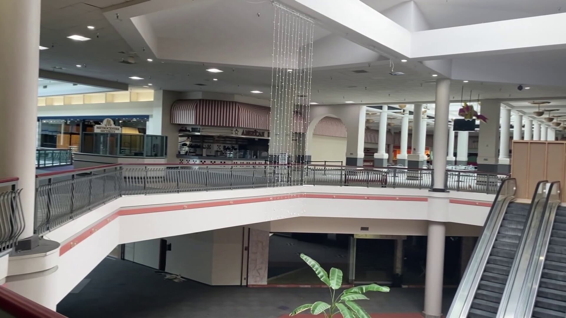 Popular malls now ghost towns with increasing crime: Reports
