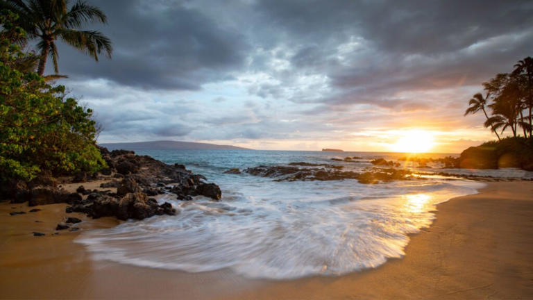 Where to enjoy Maui’s peaceful beaches before winter crowds arrive