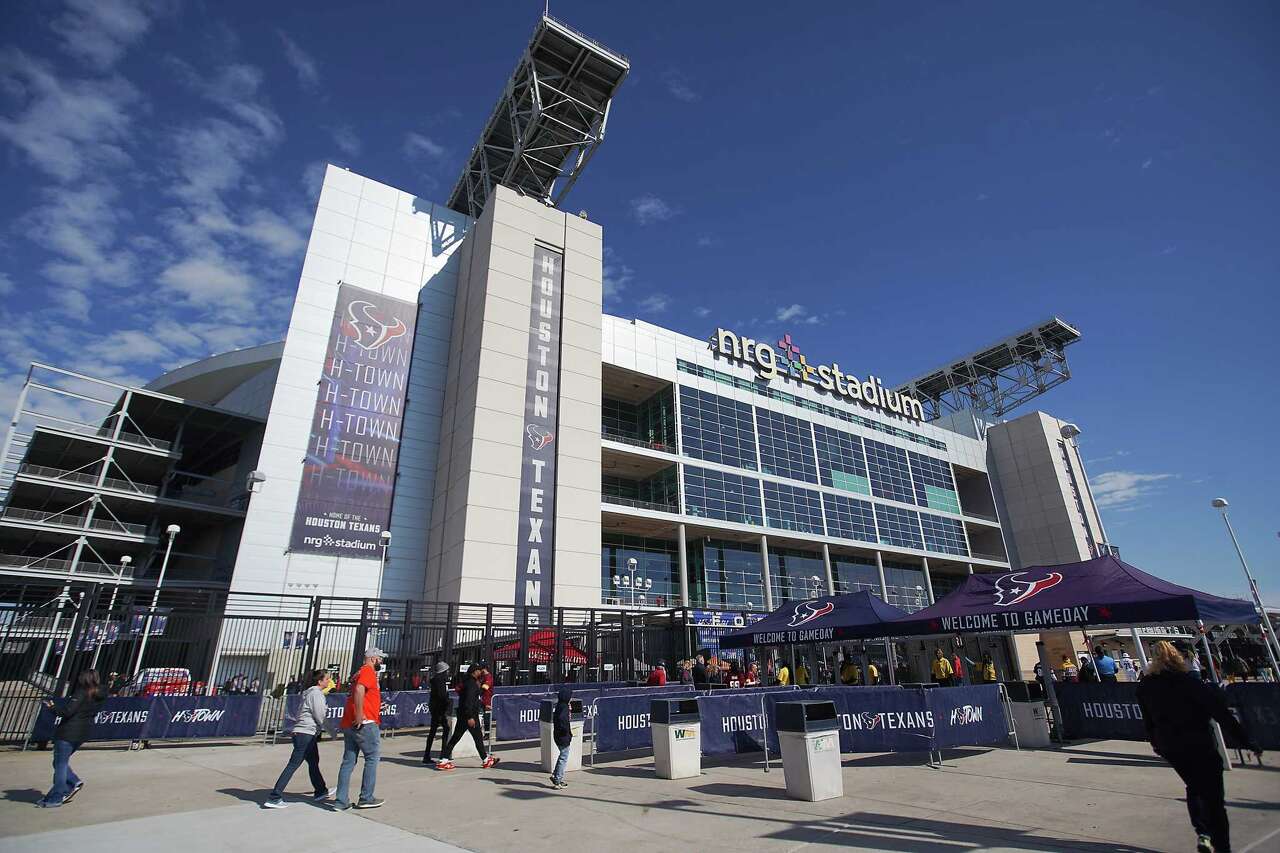 Want to exchange airline miles for World Cup tickets? Here's how you can.