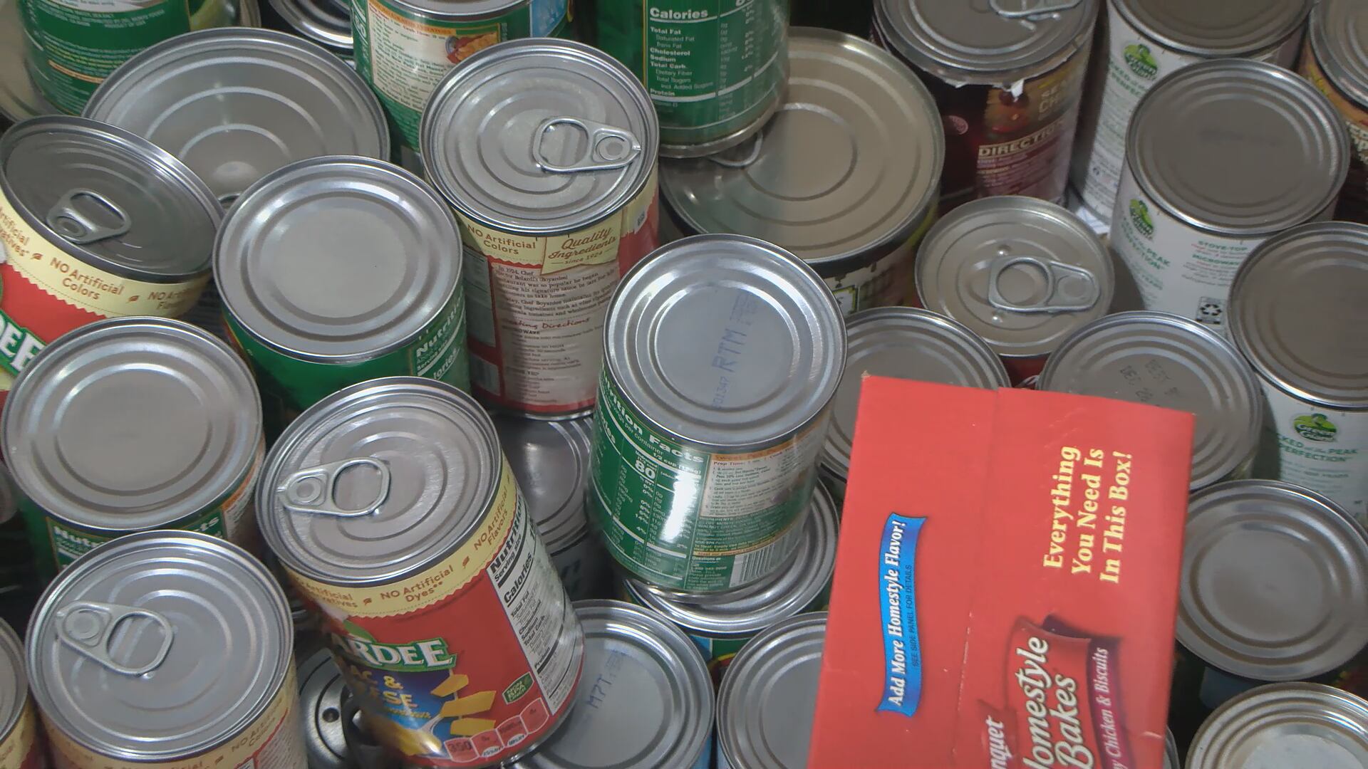 Menards stores in the Heartland collecting food for pantries