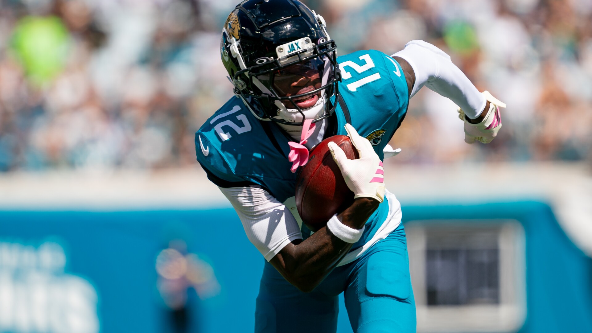 Travis Hunter had 15 receiving yards and played 40 percent of defensive ...