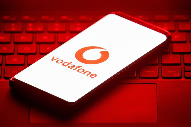 Vodafone's response over broadband network down as 130,000 customers ...