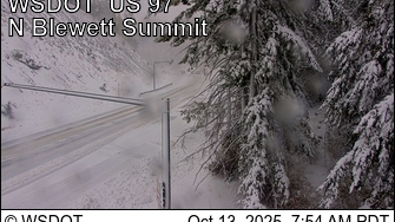 WA's Blewett Pass reopens after heavy snowfall caused spinouts