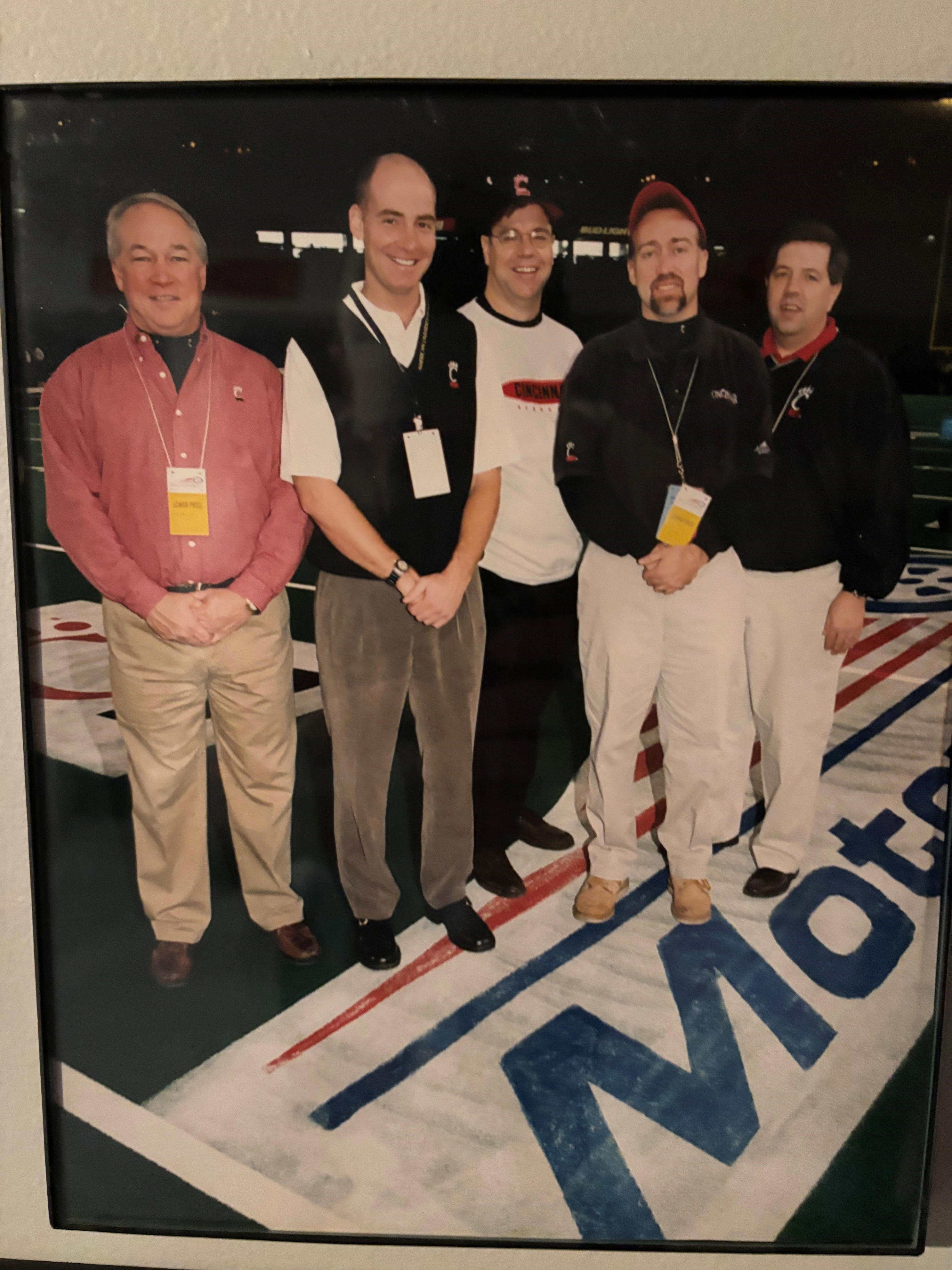 Cincinnati Bearcats Hall of Fame receiver, announcer Jim Kelly has died