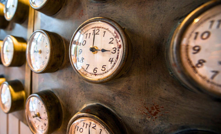 Do We Turn Clocks Back Tonight? Autumn 2025 Time Change Is Here—But ...