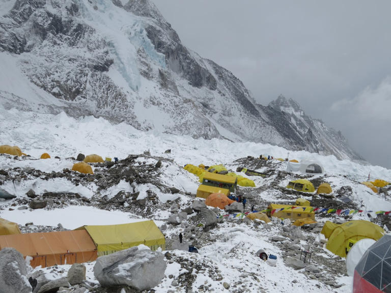 8 Facts About Mount Everest - From Geographers