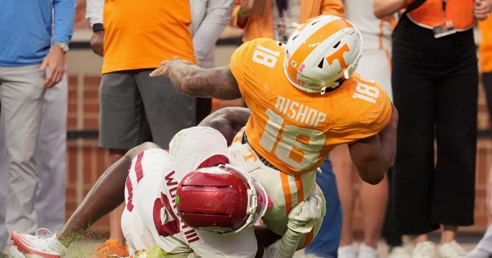 Josh Heupel updates the injury status of Tennessee running back DeSean ...