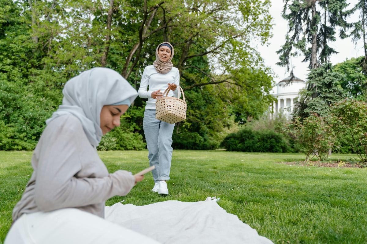 Why Are Women Over 12 Excluded from East London Mosque's Park Charity ...