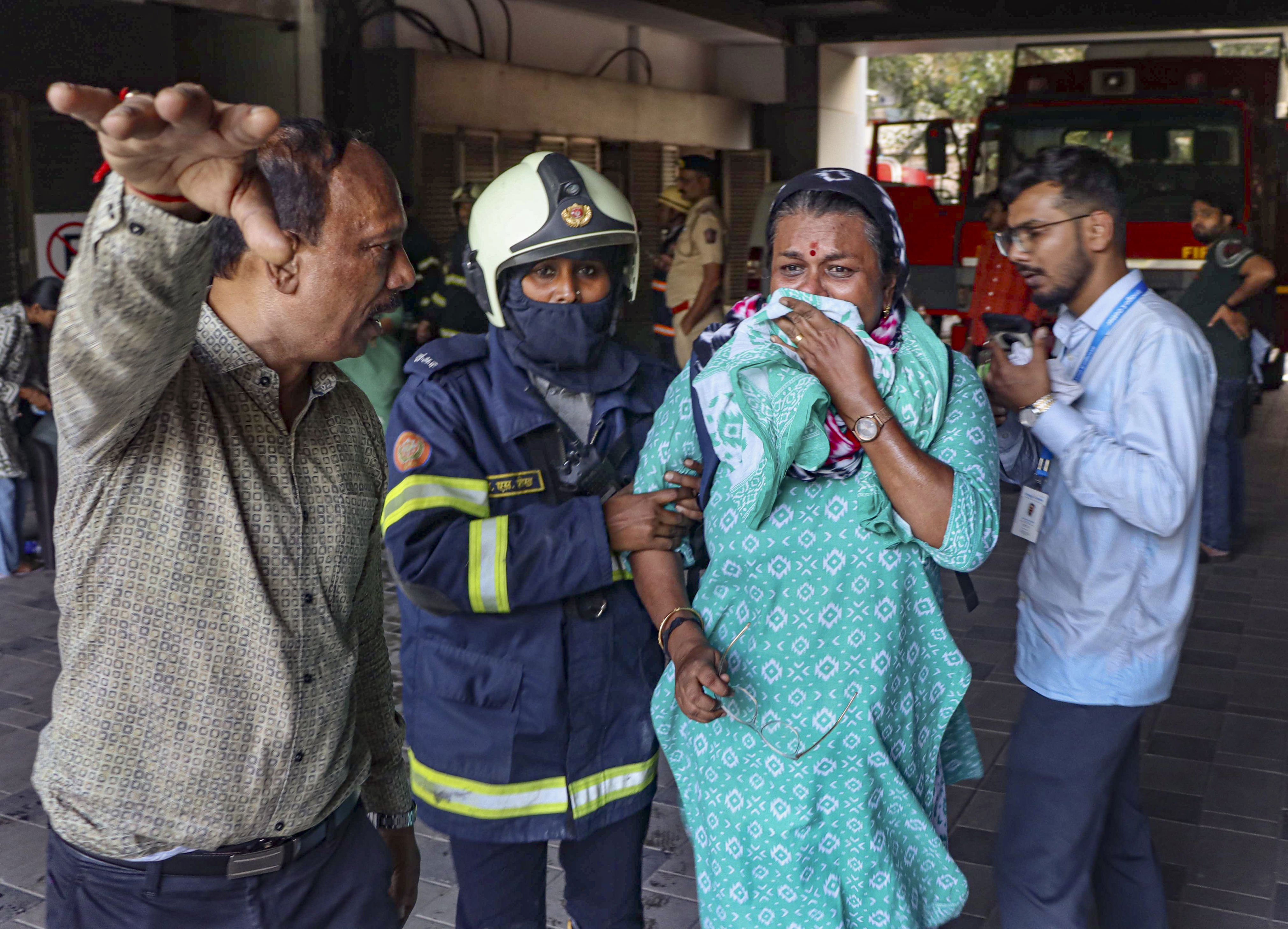 Six injured in Mumbai business park fire, 280 rescued