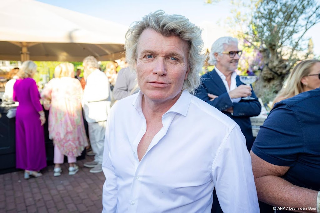 Hans Klok en Barry Paf in nieuwe reeks Stars on Stage