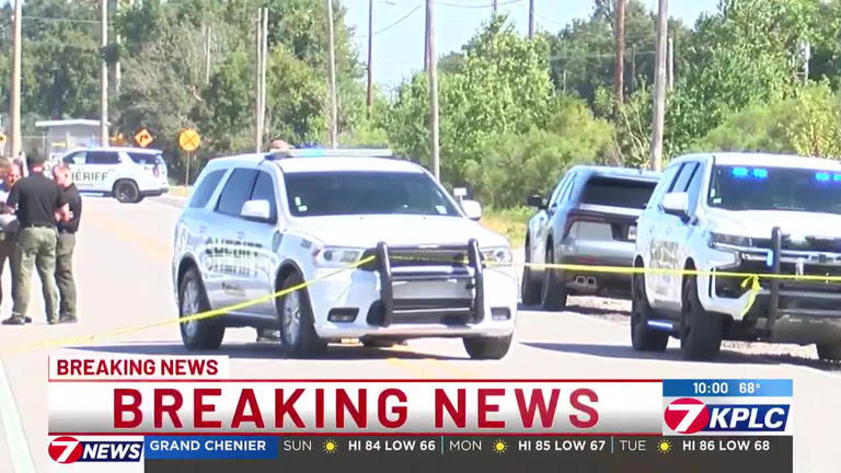 Lyft driver shot, killed; body found on side of road in Westlake