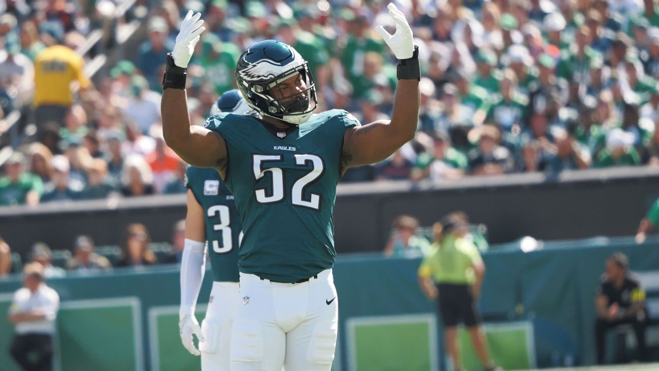 Eagles' pass-rush depth takes hit as Za'Darius Smith retires