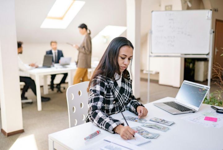 Miserable Employees Don't Always Complain, But They Do These 20 Things ...