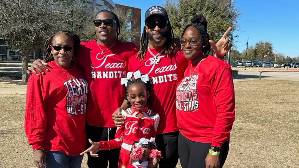 NFL star Aaron Jones joins family in demanding transparency from Texas ...
