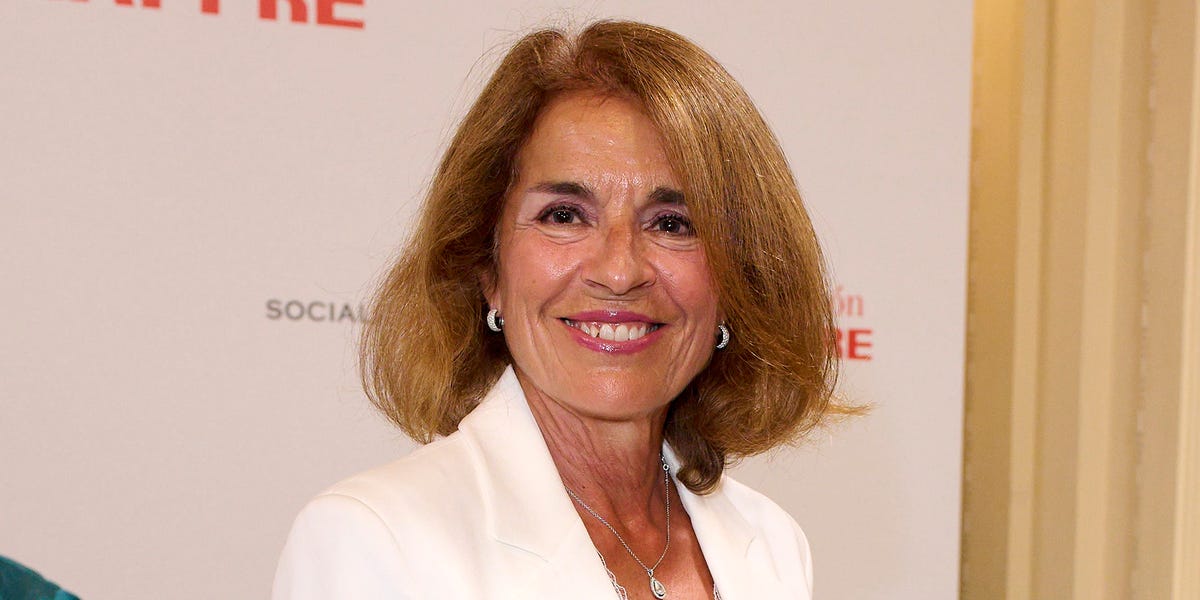 Ana Botella da una lección de estilo a los 72 años con un vestido de invitada de Carolina Herrera