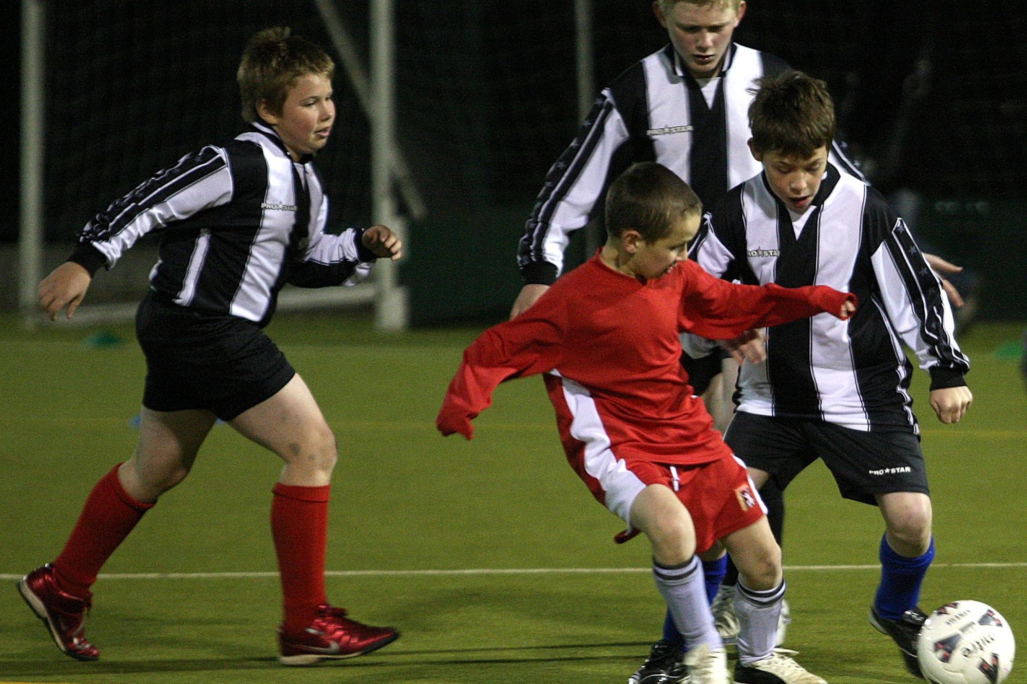 Northampton retro: 31 pictures of boys and girls school football teams ...