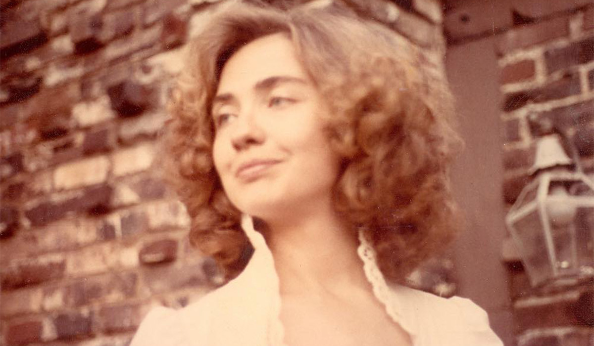Gorgeous Hillary Clinton shares throwback photos on 50th anniversary