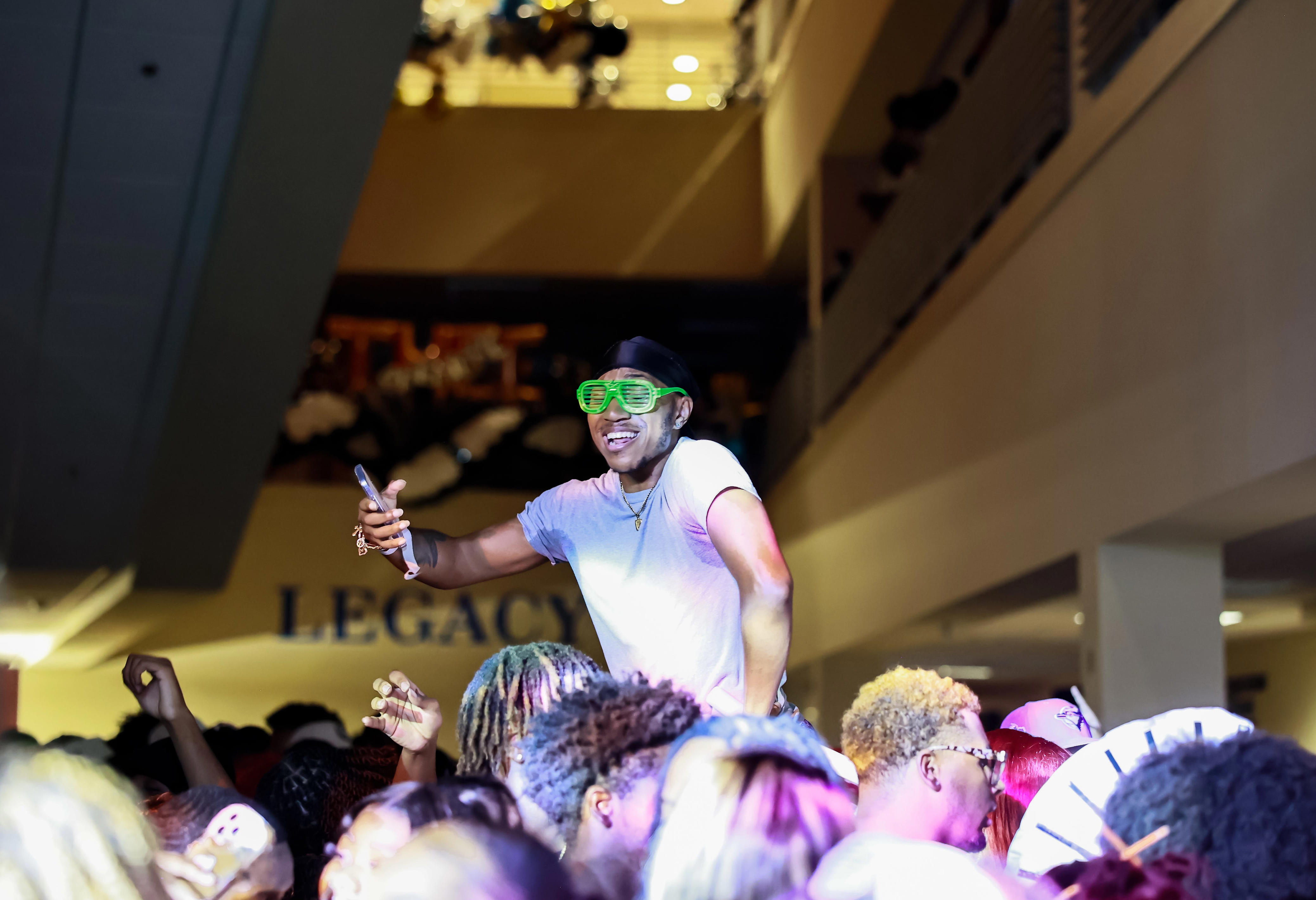Photos show how US colleges celebrate homecoming, from curious ...