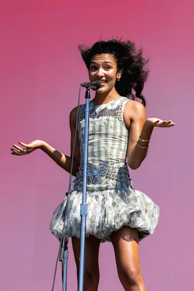 Olivia Dean Embraces a Pop Star-Beloved Motif for Her Austin Performance