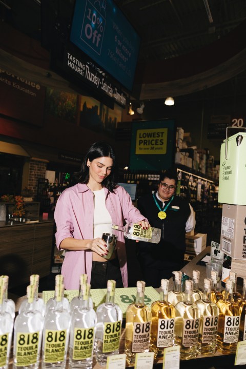 PHOTOS: Kendall Jenner surprises college students in Dallas, Texas