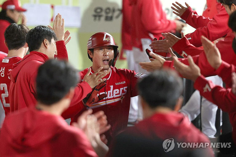 김현수, 3번의 FA로 255억원…KBO리그 다년 계약 총액 4위