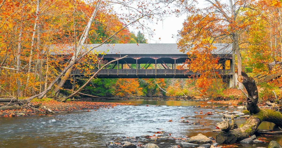 15 Staggeringly Beautiful Places to Visit During Peak Fall Foliage in Ohio