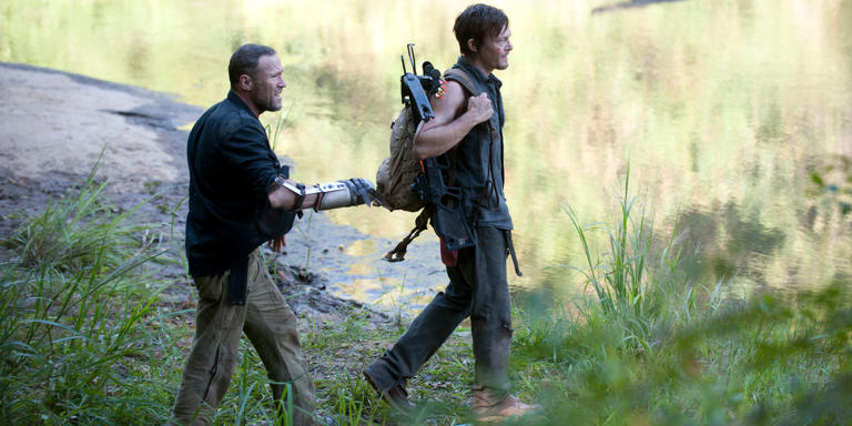 Daryl Dixon's Walking Dead Flashback Redefines His Relationship With Merle