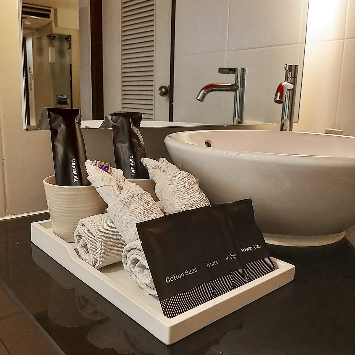 This Free Hotel Amenity Has 6 Genius Uses You’ve Never Thought Of