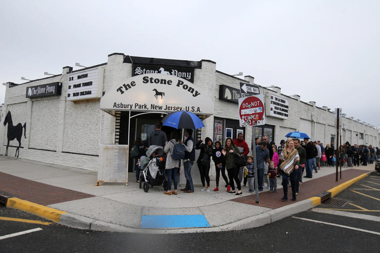 Take a summer tour and see Bruce Springsteen's homes, schools and more ...
