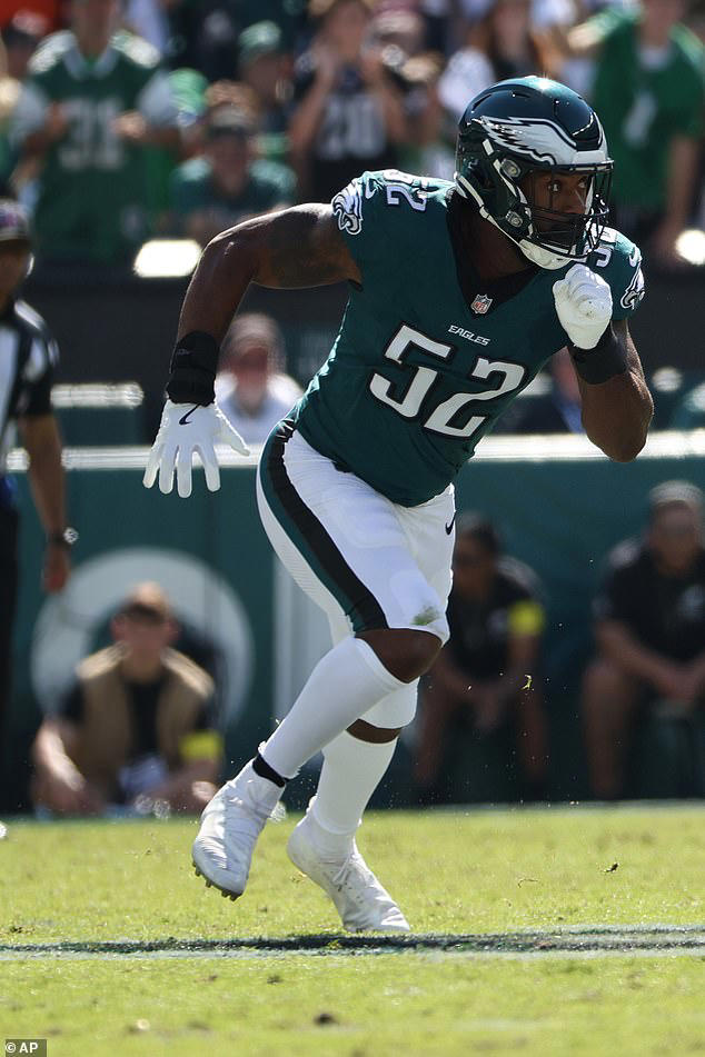 Three-time NFL Pro-Bowler makes shock retirement announcement a month ...