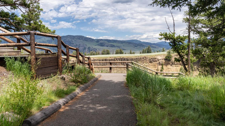 Yellowstone National Park's Unique Spring Overlook Boasts Ethereal ...