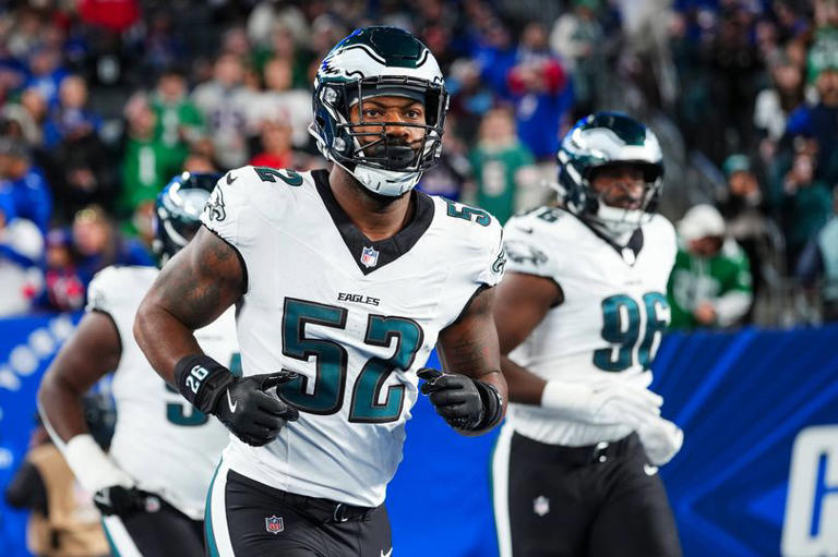 Eagles star Za'Darius Smith makes surprise retirement decision after ...