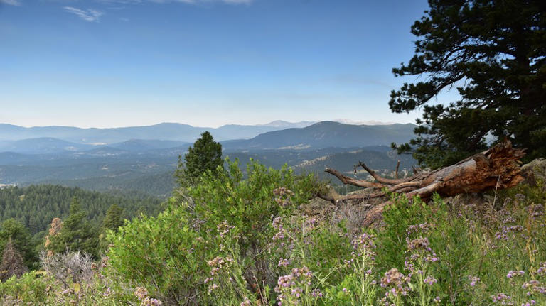 Nestled In The Colorado Foothills Is A Quiet Community Surrounded By ...