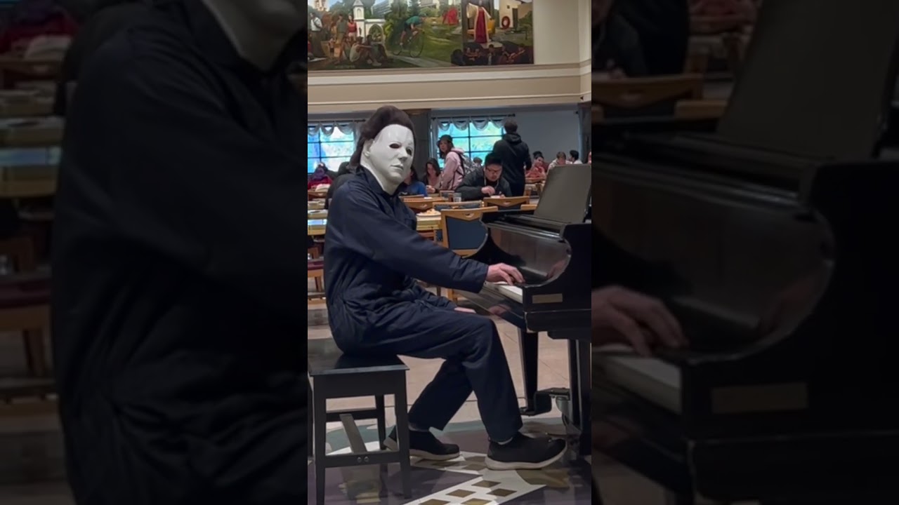 Michael Myers plays piano (original)