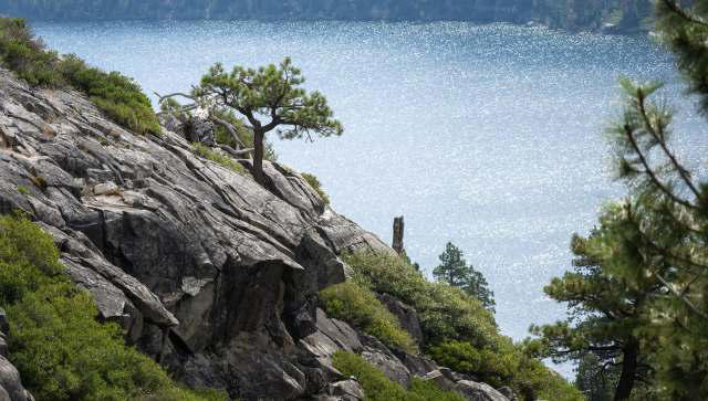 Thrill seekers face off with police on top of high lakefront cliff: 'I ...