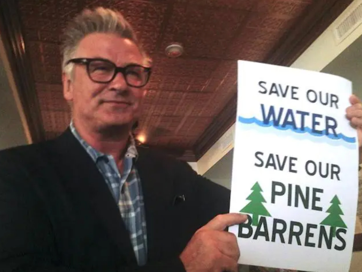 Alec Baldwin Crashes Car Into Tree In Hamptons During Nor'Easter: Reports