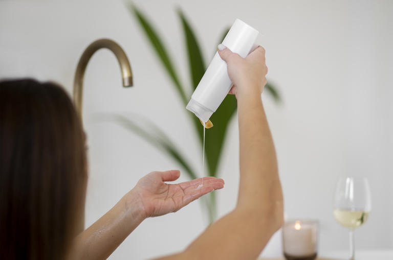 El mejor shampoo mexicano para cabello maltratado según Profeco y cuesta menos de $100 pesos